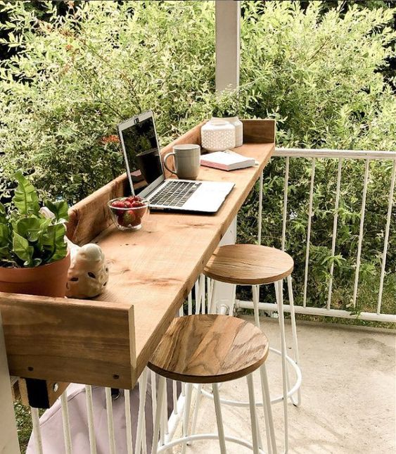Comment agrandir visuellement votre balcon grâce à la déco