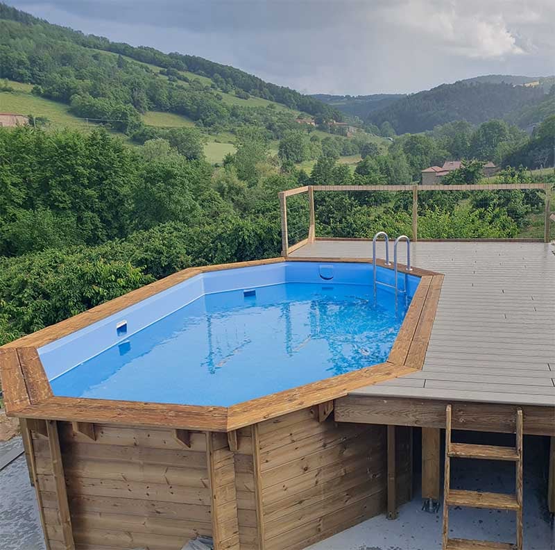 Comment habiller une piscine tubulaire avec des lames composites