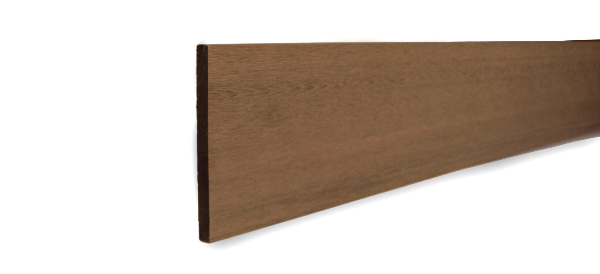 Comment installer une plinthe sur une terrasse sur plots